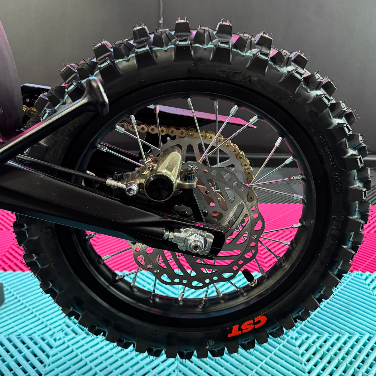 Sur-Ron Hyper Bee 2025 – R-Kay Performance