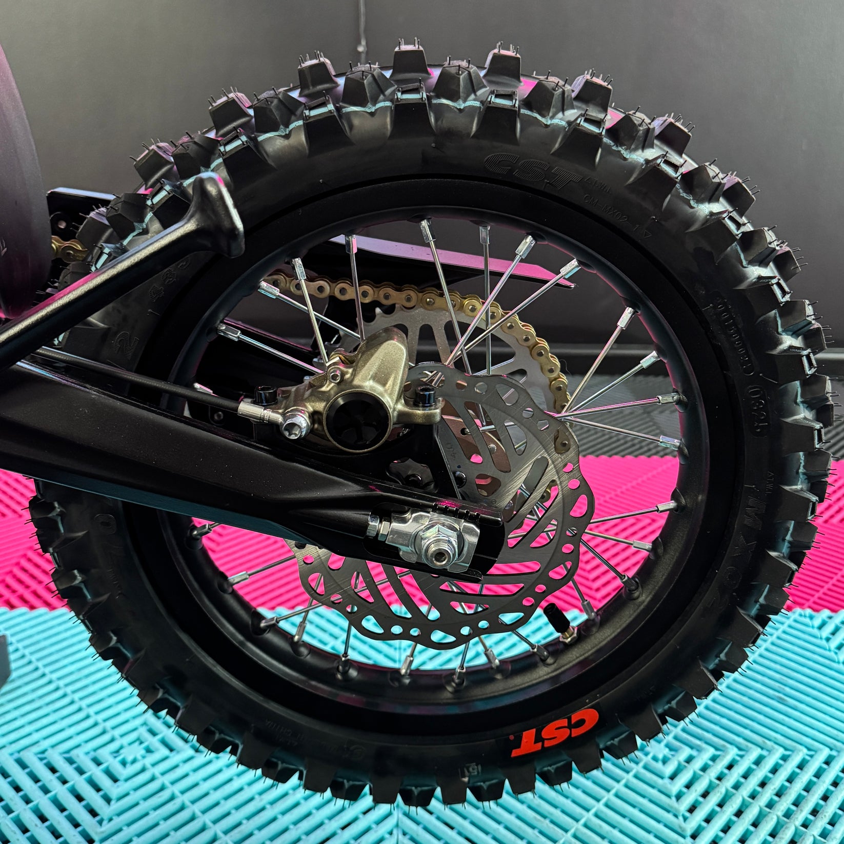 Sur-Ron Hyper Bee 2025 – R-Kay Performance