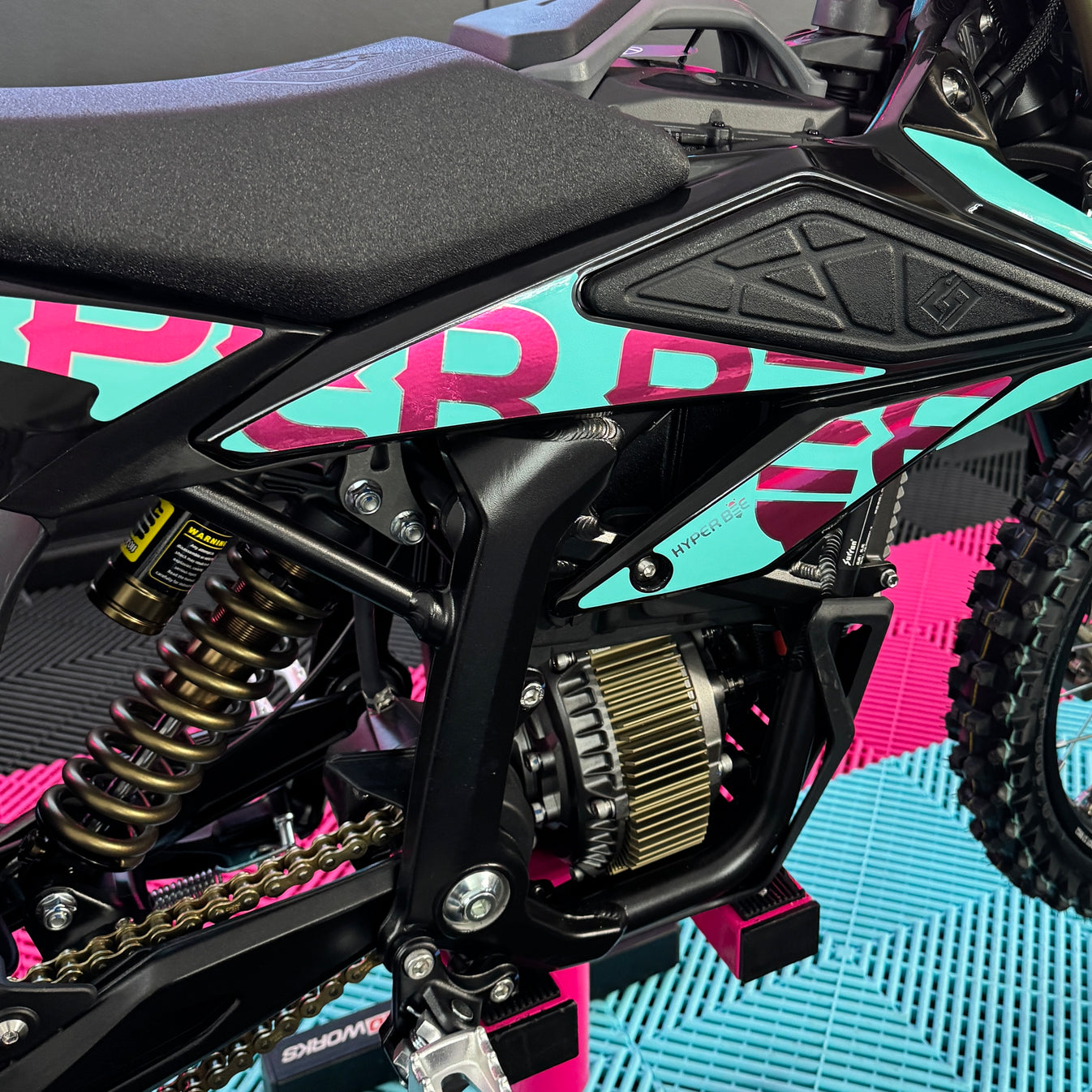 Sur-Ron Hyper Bee 2025 – R-Kay Performance