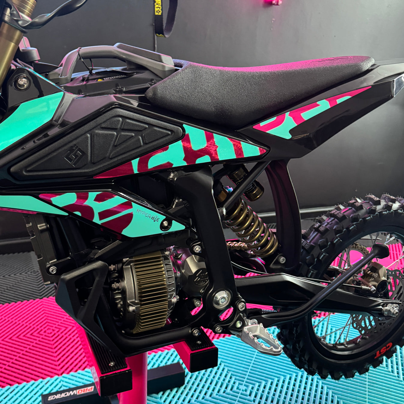 Sur-Ron Hyper Bee 2025 – R-Kay Performance