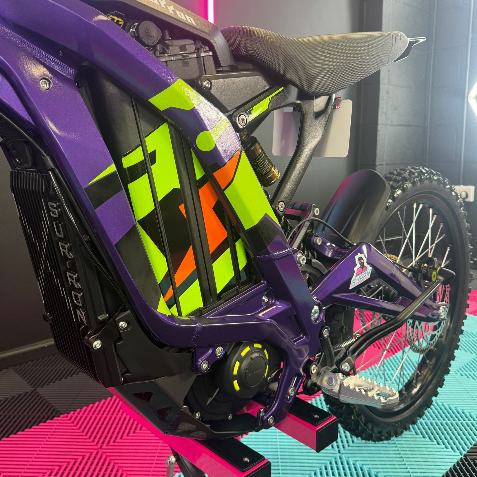 2025 8kw Sur-Ron Light Bee X 60v 40Ah In Purple And Green – R-Kay ...